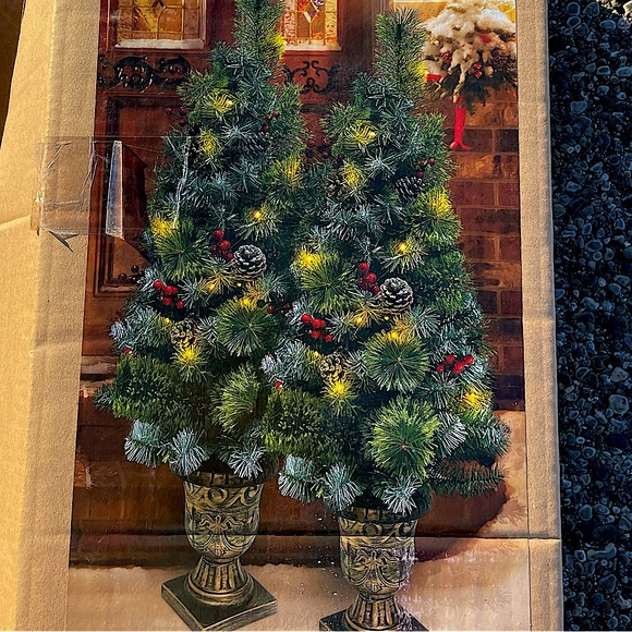 Holiday | 2 Nib 42 Led Light Up Porch Tree Stands W Angel Imprinted ...